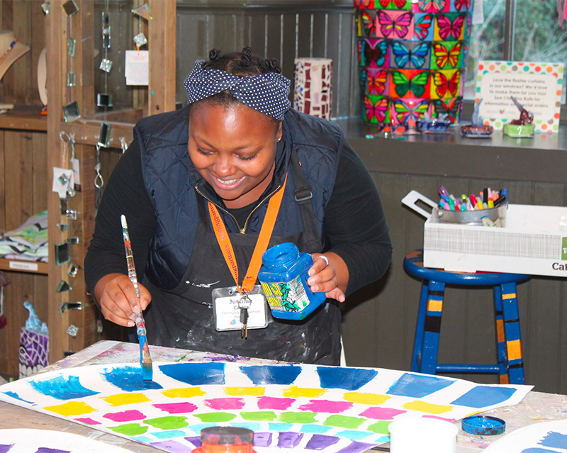 Volunteer - Art with a Heart